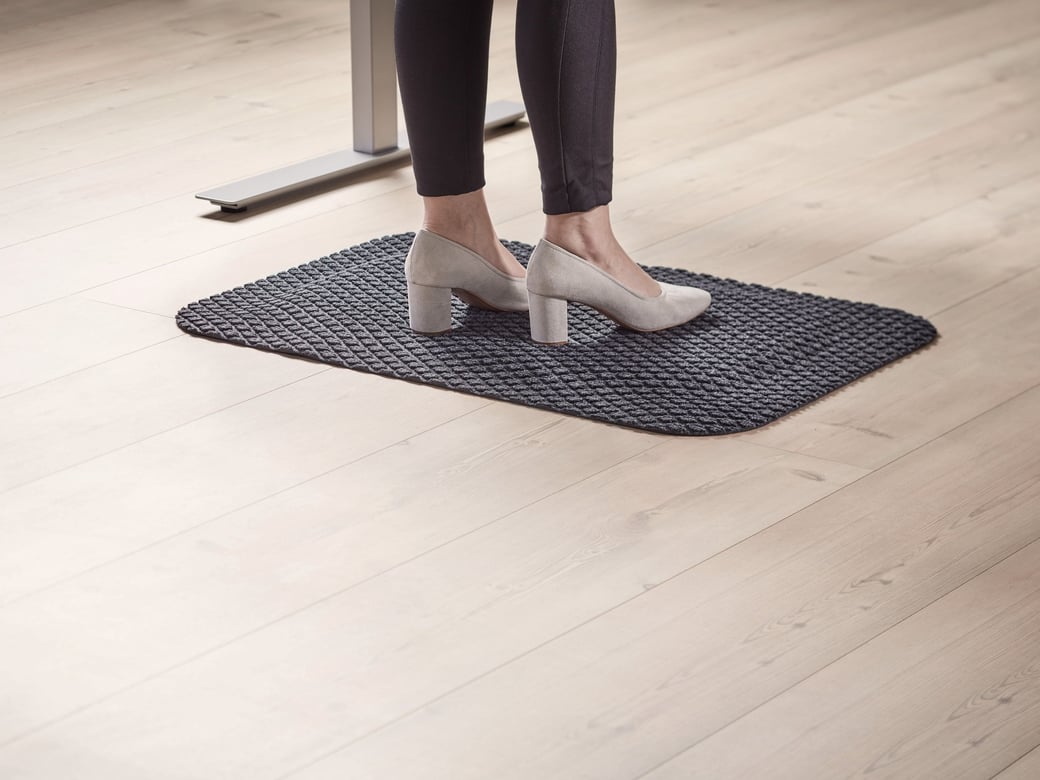 How to keep your office desk clean and tidy | AJ Products UK