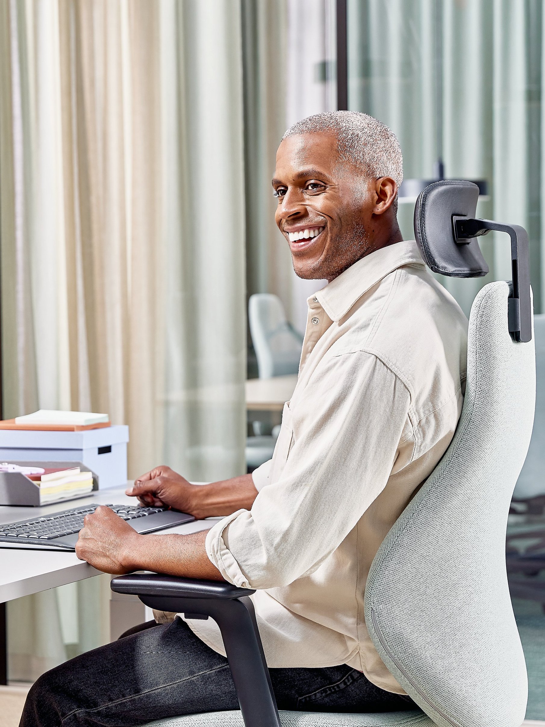 Office Chair HURRAY: Ergonomic Comfort and Sustainable Design | AJ ...