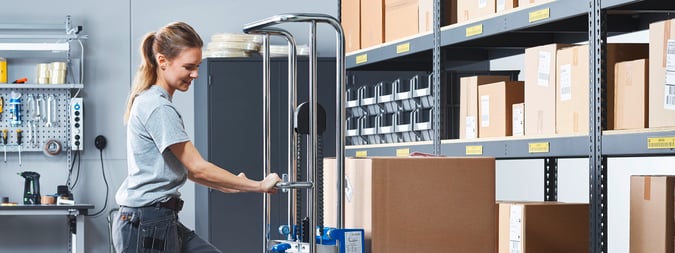 How to Prevent Injuries at Work | Safe Lifting Techniques & Ergonomic ...