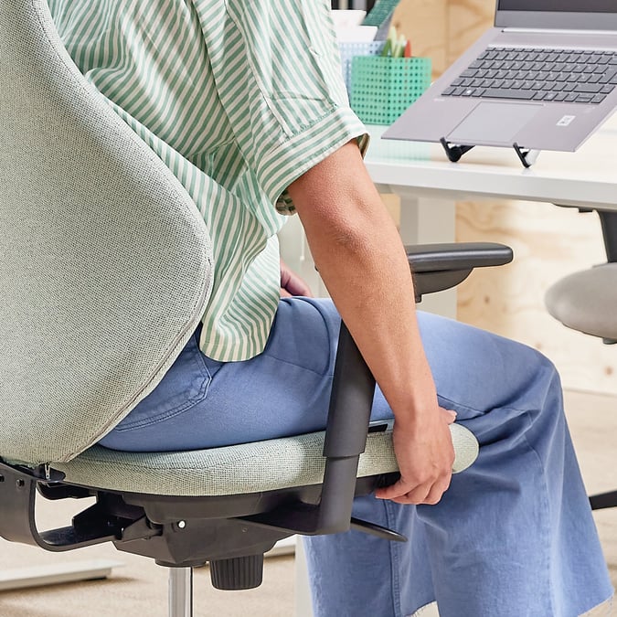 Office Chair HURRAY: Ergonomic Comfort and Sustainable Design | AJ ...