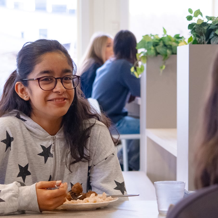 Community and Conversation: Designing a Welcoming School Canteen | AJ ...