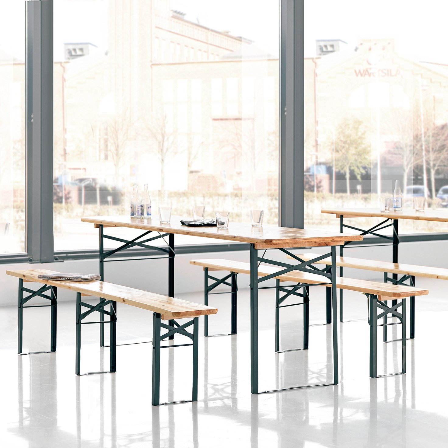 Bord + 2 benker, sammenleggbare, natur/grønn | AJ Produkter