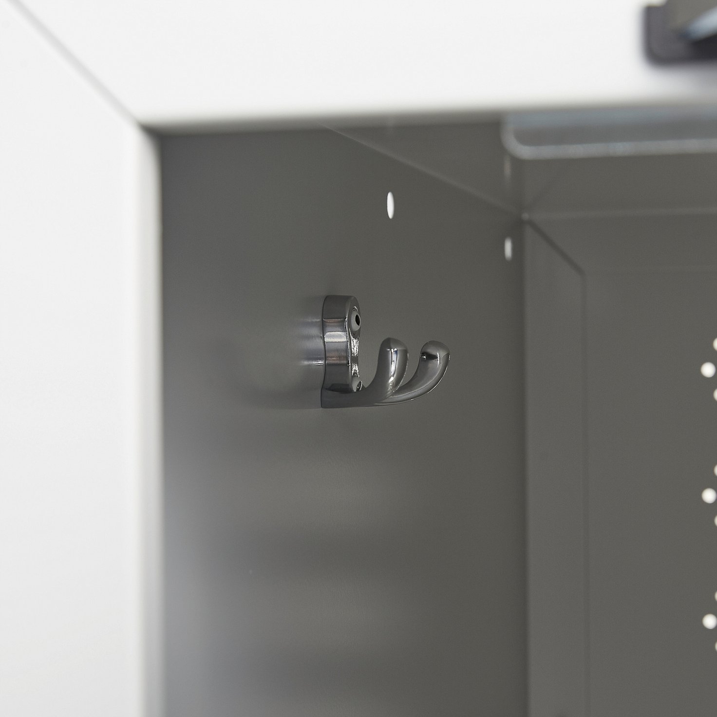 Z-locker CLASSIC, skirting base, 3 modules, 6 doors, 1890x1200x550mm ...