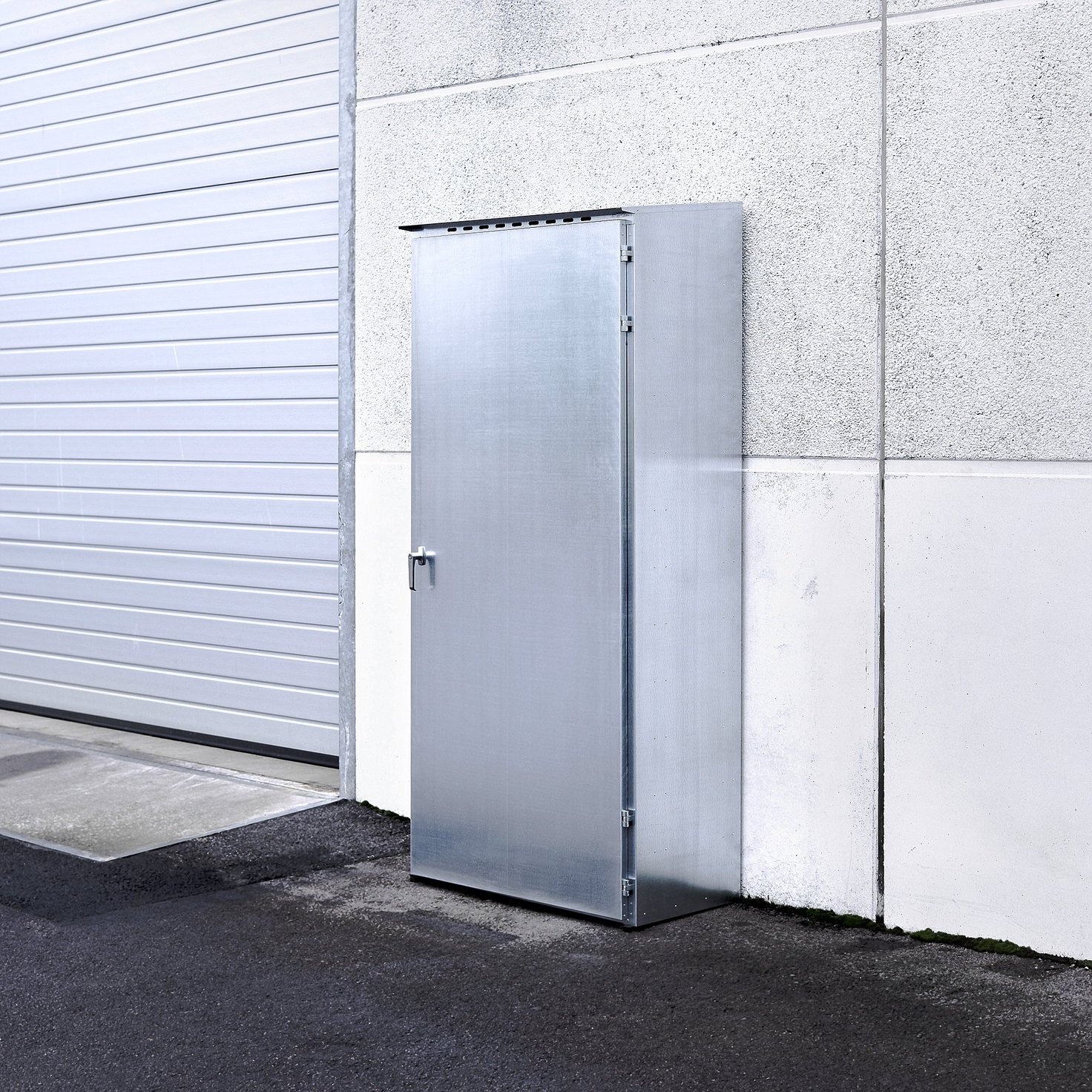 Gas cylinder storage cabinet for outdoor use, 2050x960x476 mm | AJ Products