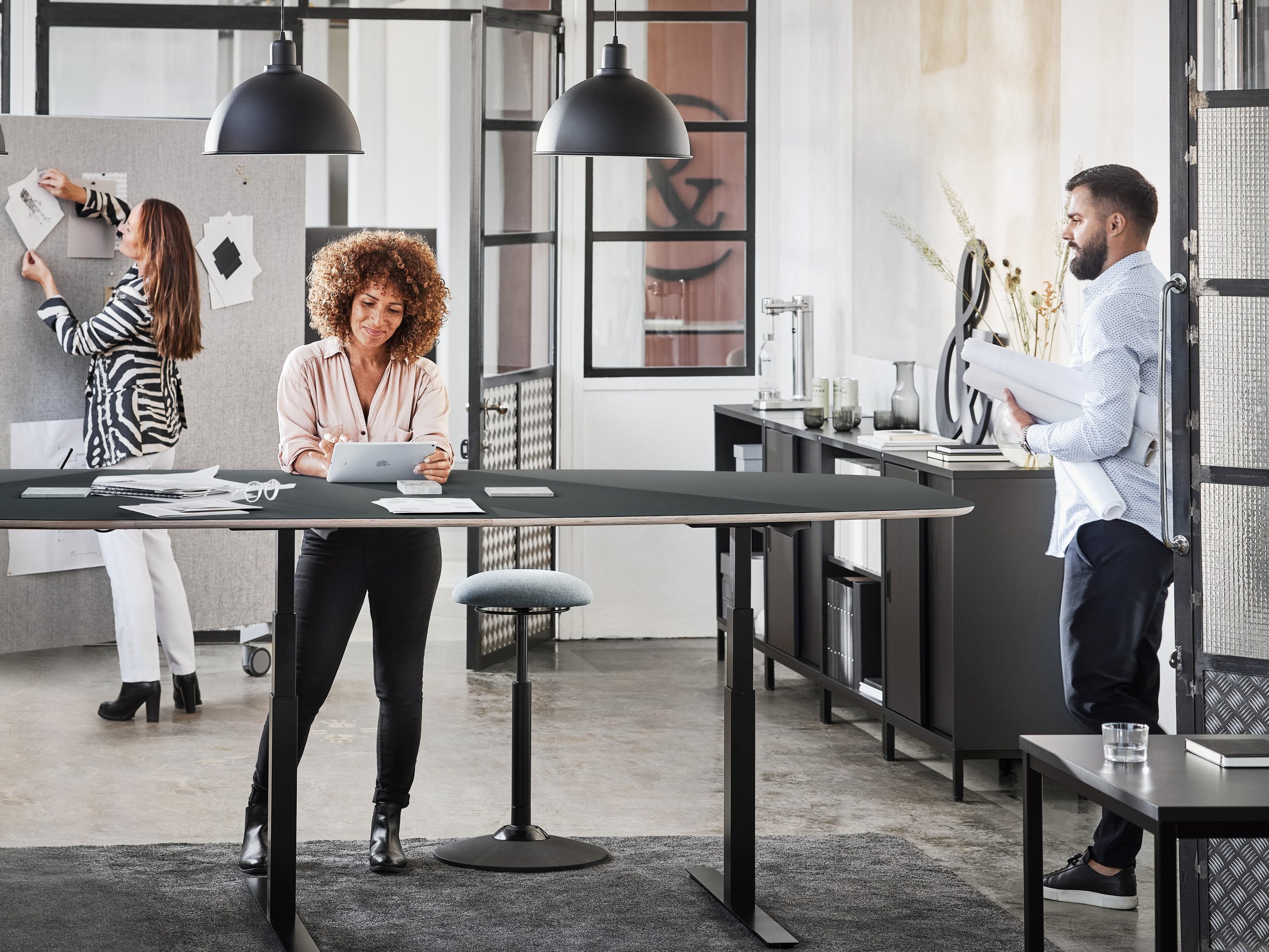 How can your office layout encourage better team building? | AJ Products
