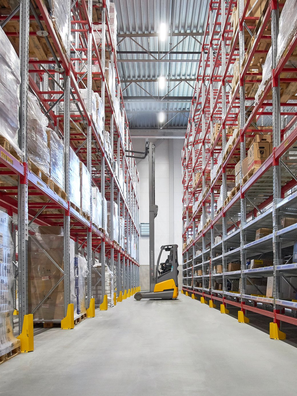 How to run your warehouse at maximum efficiency | AJ Products