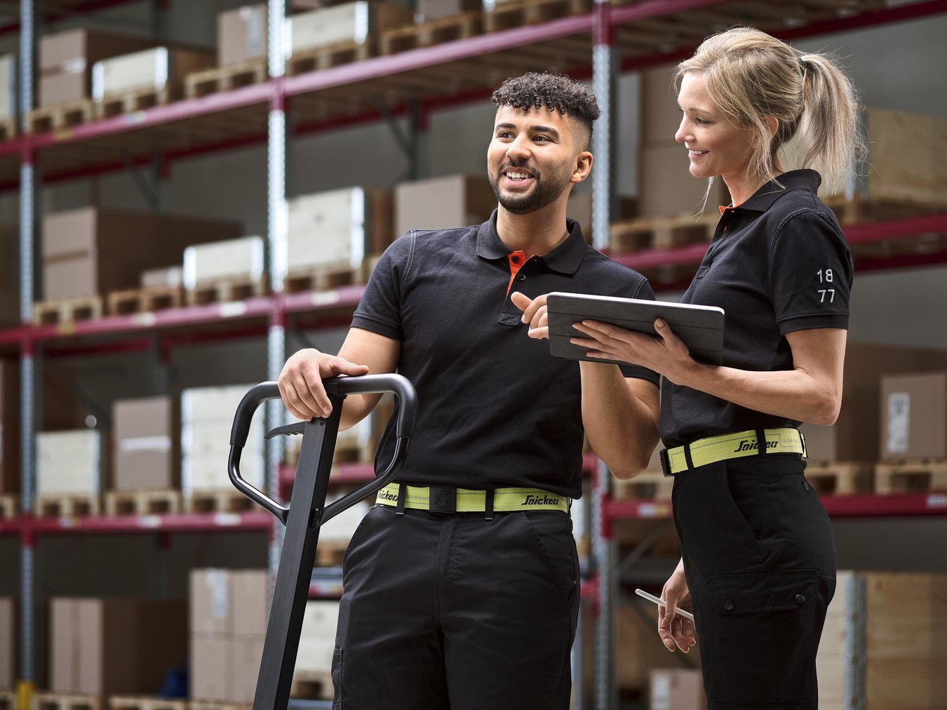 Vad är ledarskap? Chef och ledare är inte alltid samma sak | AJ Produkter