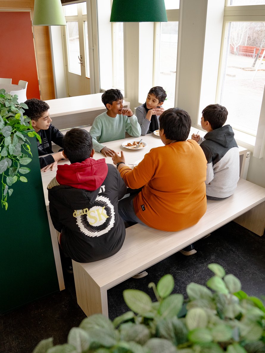 Community and Conversation: Designing a Welcoming School Canteen | AJ ...